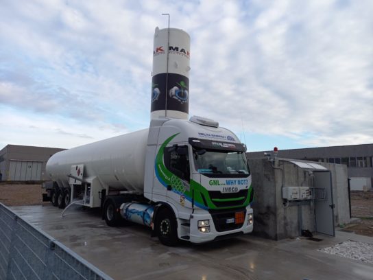 Heavy Goods Vehicles (HGVs) switch to green gas