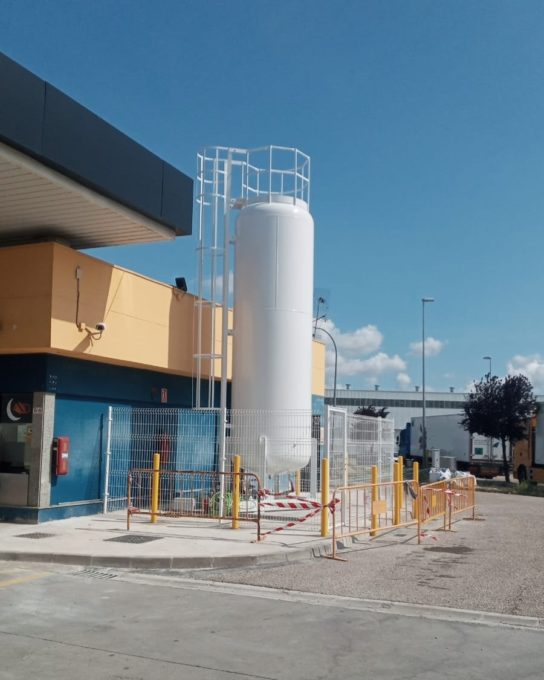 TSG Ibérica instala un tanque de 13.000 L de GLP en la Estación de ...