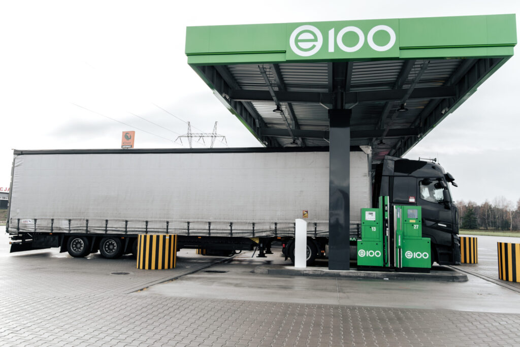 Installation of the largest E100 self-service station in Poland - TSG