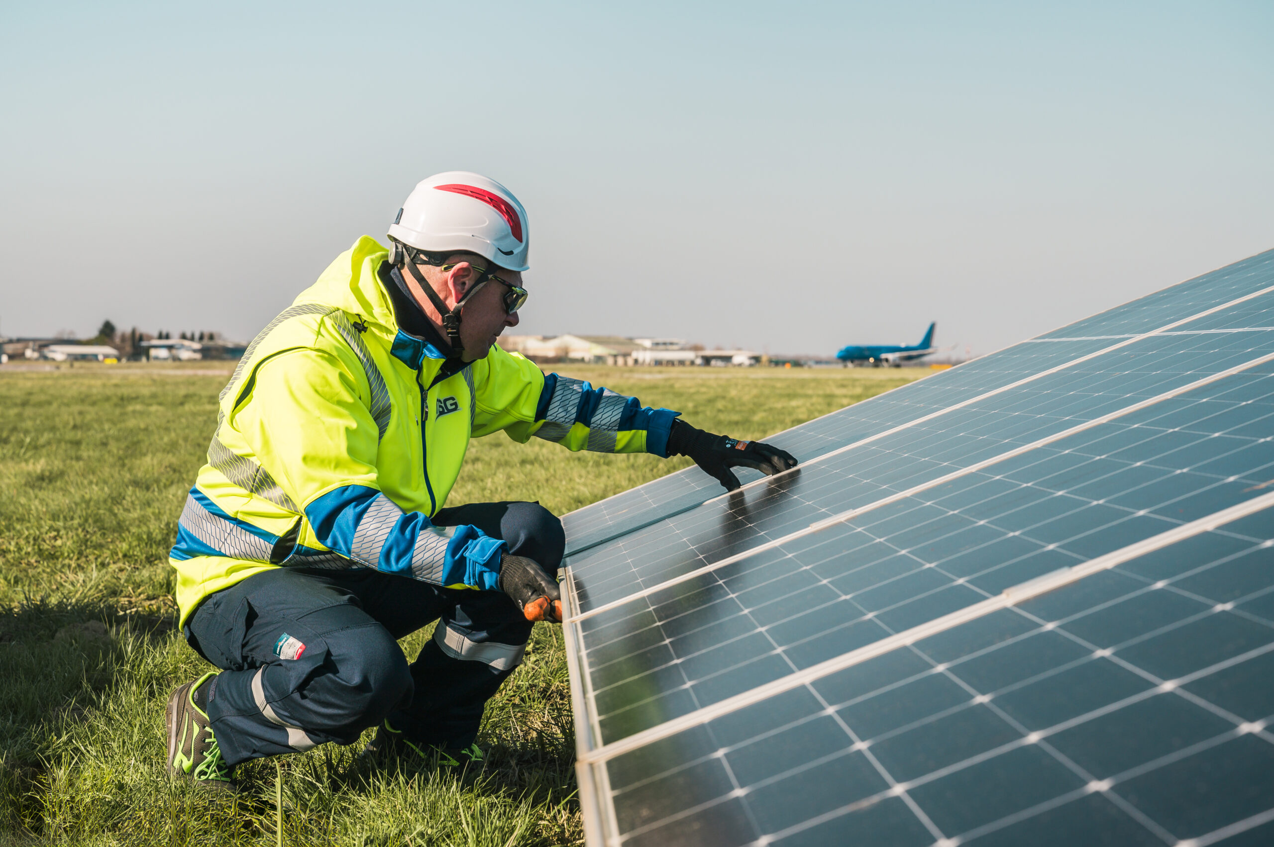 Solar energy: a strategic tool for mobility professionals - TSG